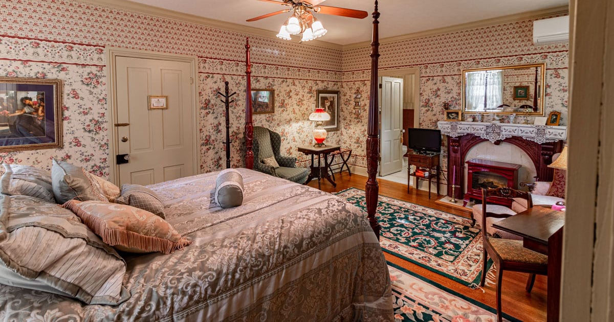 William's Room, Victorian Era Guest Rooms at Emily's B&B